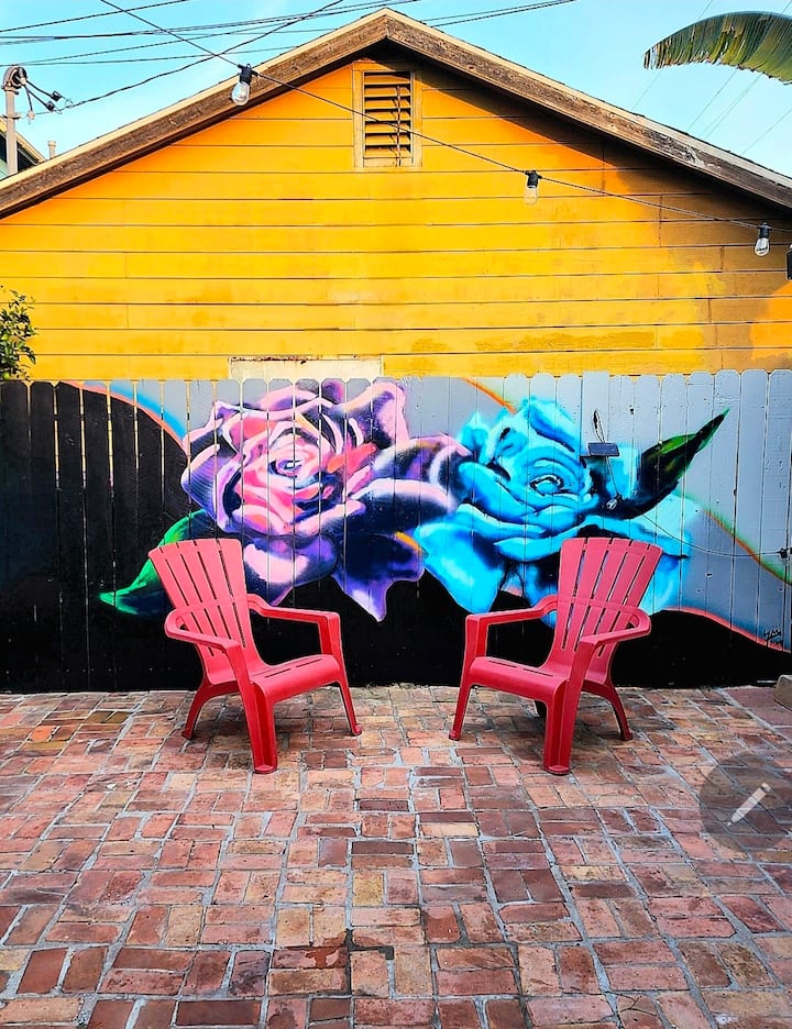 Super Cute House With Parking - Long Beach, CA