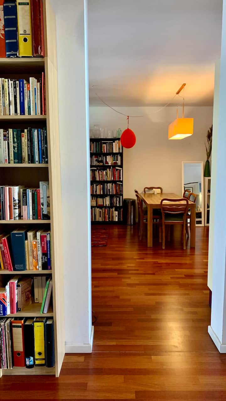 Spacious, Bright Flat By Mauerpark–modern & Quiet! - Berlim