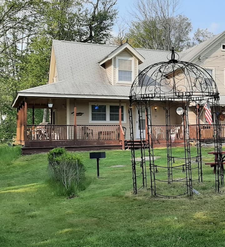 Modern Getaway In The Catskills - State of New York