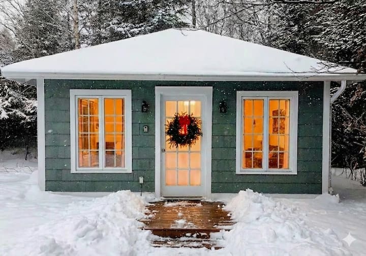 Ultimate Retreat: Cozy Studio, Couples Hideaway - Lake Placid, NY