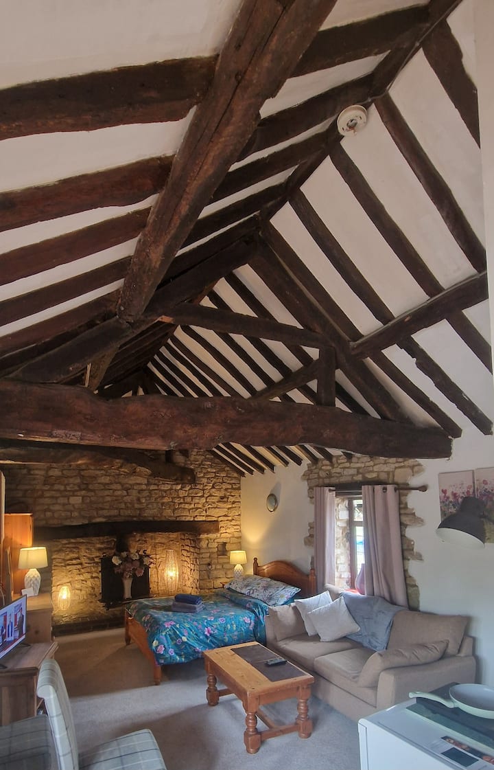 Home 2 Knotwood Farm  - A Home With Character - Towcester