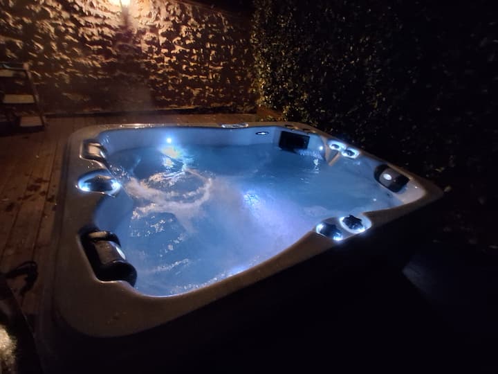 Le Spa D'adélaïde Avec Son Jacuzzi Privatif - Cordes-sur-Ciel