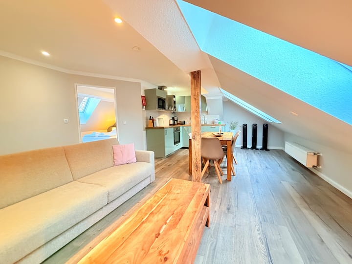 Amaroo - Guesthouse "The Charlotte" - Apt. Attic - Potsdam