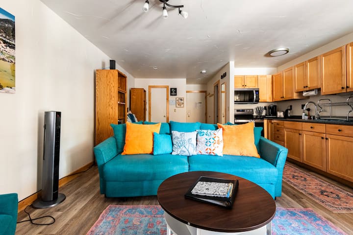 Studio/hot-tub/6 Miles-northstar/2 Miles-kingsbch - Tahoe Vista, CA