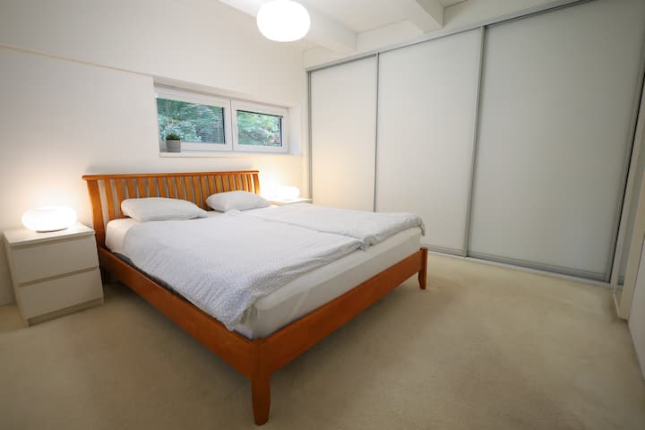 Apartment Right Between The Airport & City Center - Praga