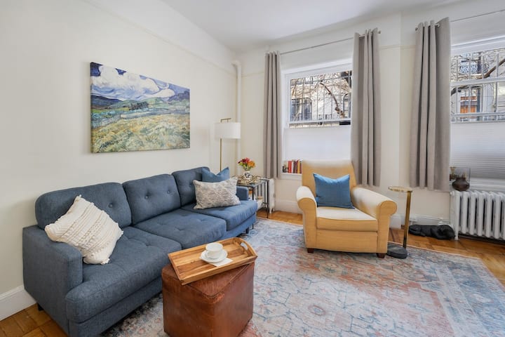 Spacious Studio Home In Landmark Townhouse - New York City