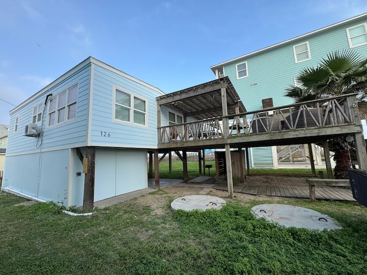Newly Remodeled 2026– Beach Views, Steps To Beach - Surfside Beach, TX