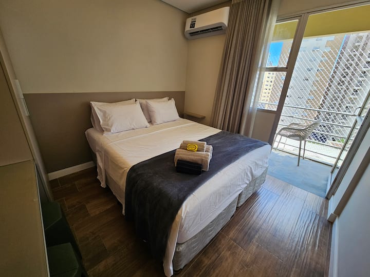 Moderno C/ Ar E 600mb | Cama Queen | Vaga Coberta - Campinas