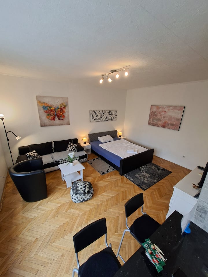 Politika Square Studio Apartment - Belgrade