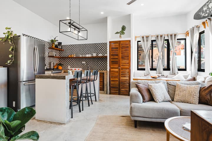 Downtown Penthouse - Steps From Main Beach Access - Sayulita