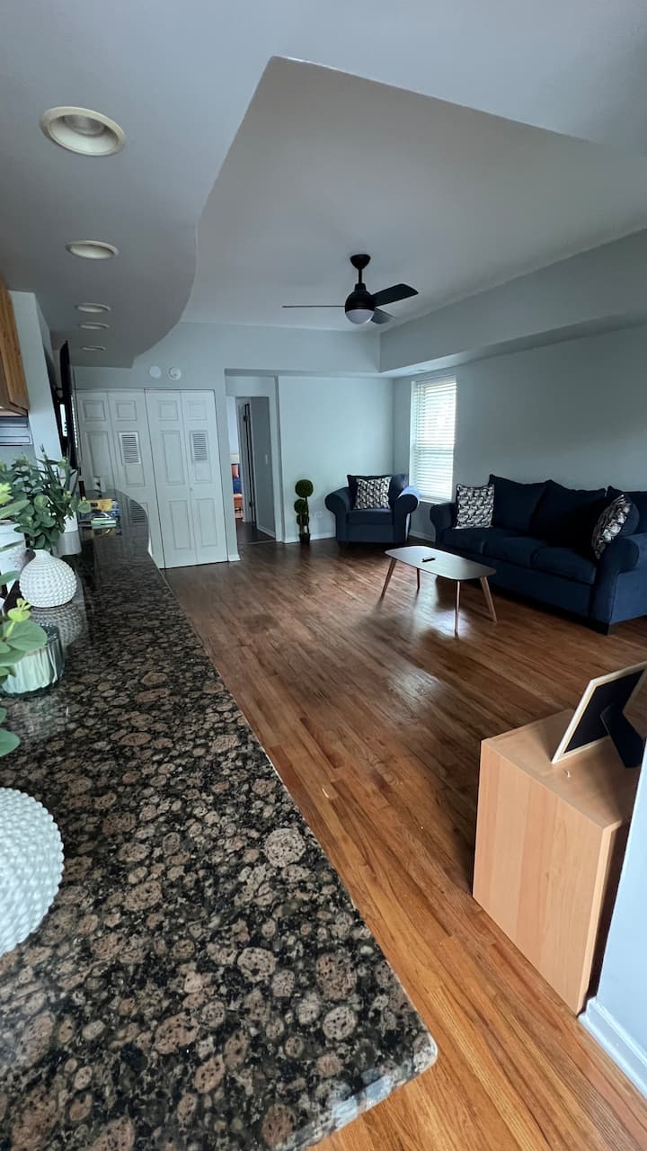 South Shore Dr Retreat - Roseland - Chicago