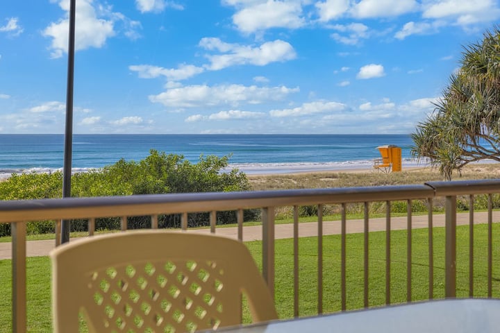 Bilinga Beach 4 - Absolute Beachfront - Gold Coast