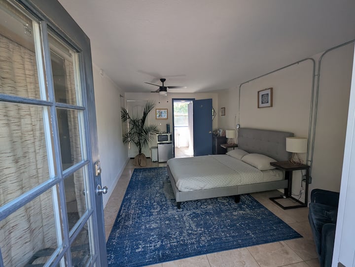 The Blue Lotus Guesthouse - Sacramento, CA