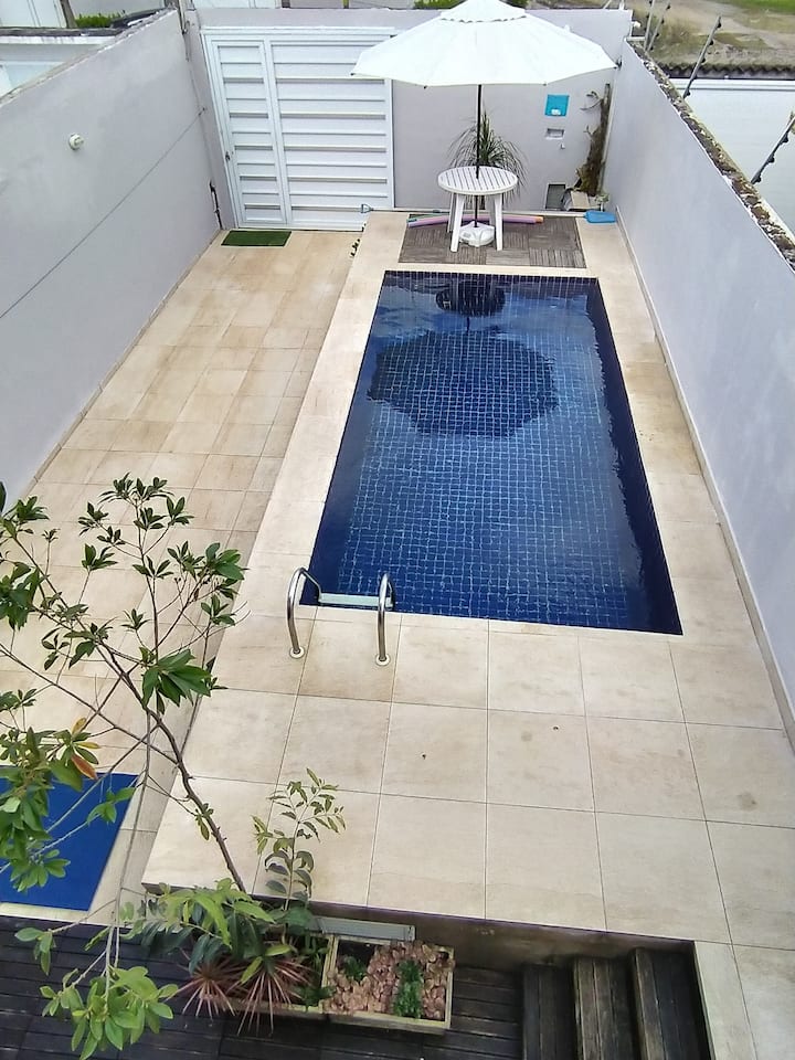 Casa No Guarujá  Com Piscina E Churrasqueira - Guarujá