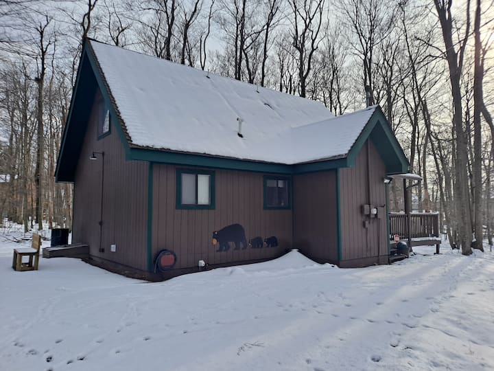 🐻The Poconos Rustic Cozy Bear Chalet Pet-friendly - Pennsylvania