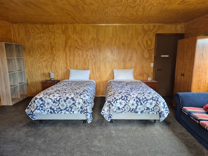 Self Contained Guest Room, Private, Great Views. - Wanaka