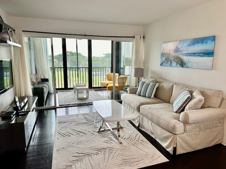 Newly Renovated And Beautiful Condominium - Marco Island, FL