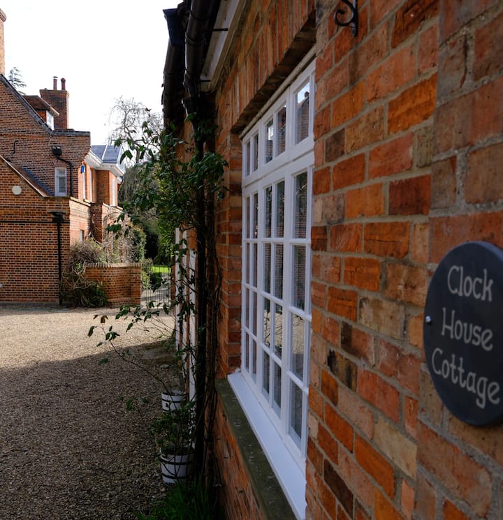 Beautifully Refurbished, Rural, Heritage Cottage - Bedford