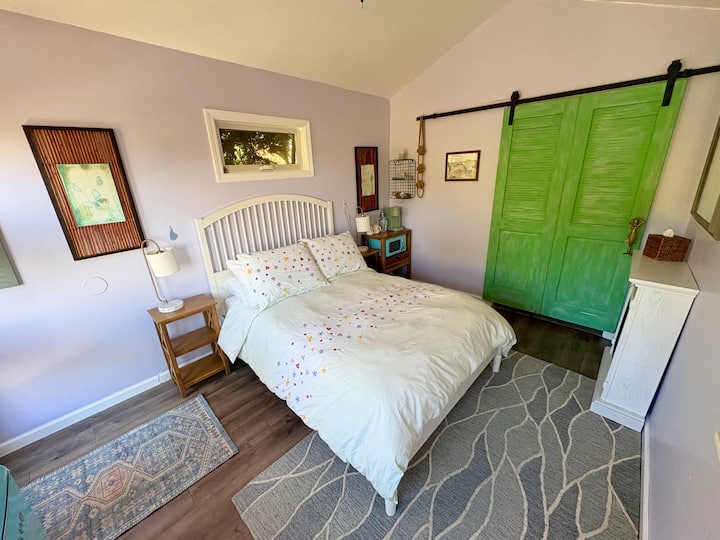 Suesea’s 
Guest Suite
Jenner, Ca - Jenner, CA