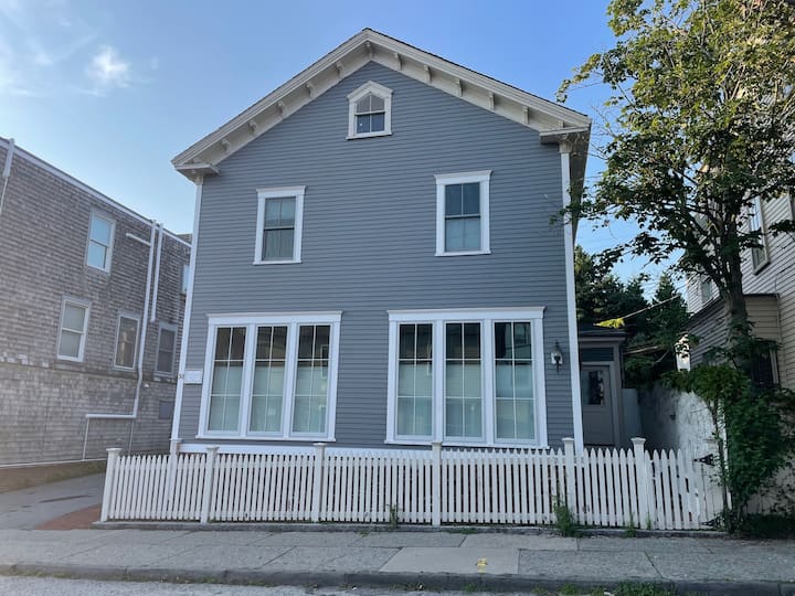 Newport Property, Ideal For Large Group - Newport