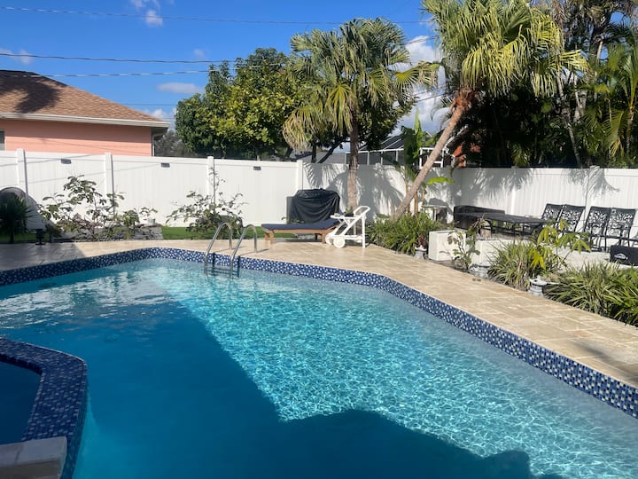 Pool Home - Cape Coral, FL