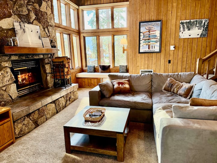 2bd+loft+den+garage. Walk To Canyon And Village - Mammoth Lakes, CA