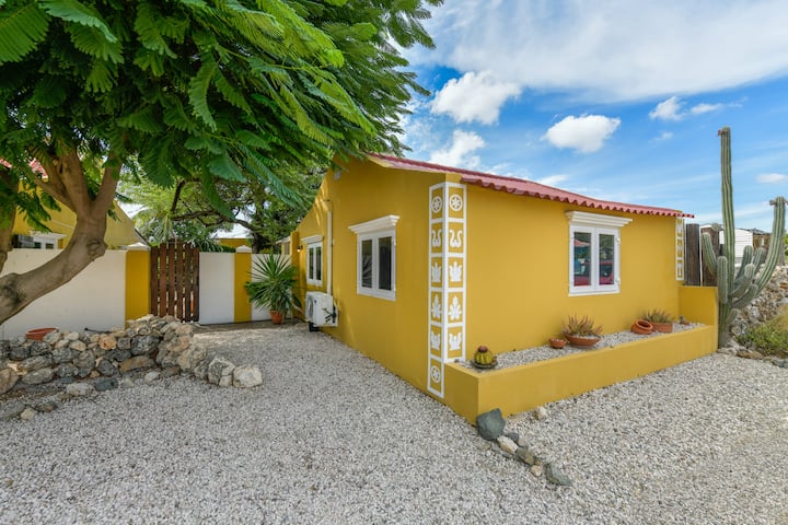 Tropical Cottage W/ Pool - Aruba
