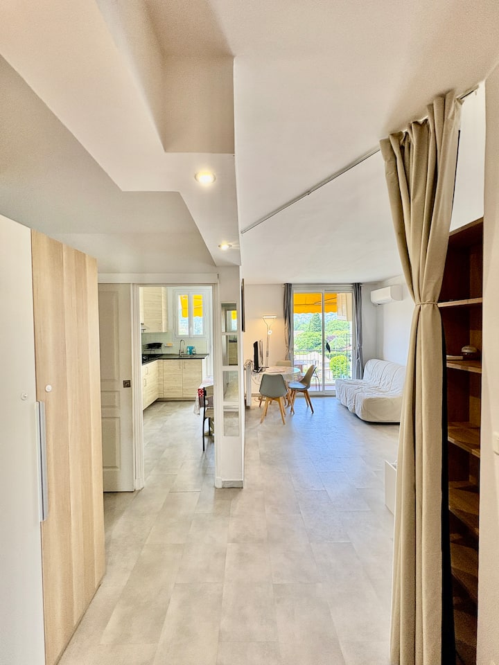 Appartement à Juan-les-pins à Deux Pas De La Plage - Antibes