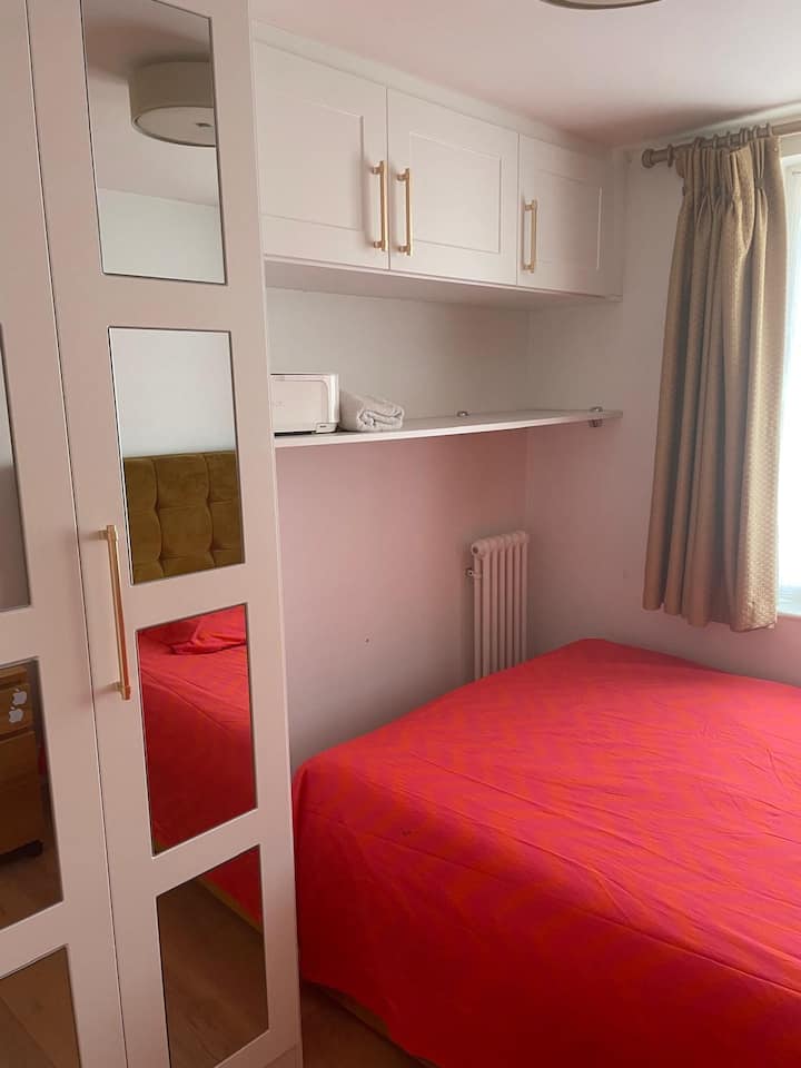 West London Double Room With Breakfast - Twickenham