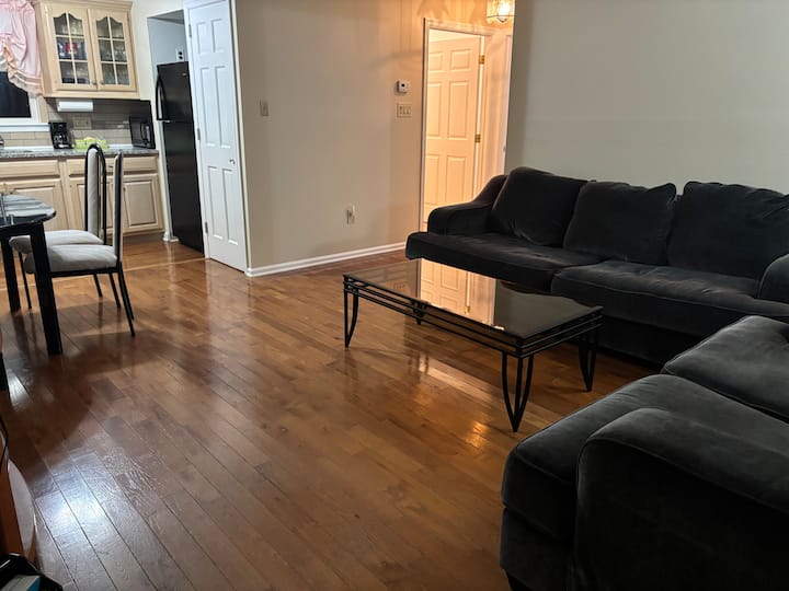 Single-level Apartment In Horsham-philadelphia - Warrington, PA