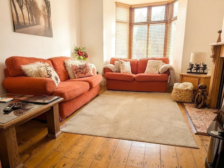 Stylish Victorian Home, Sleeps 5, Near Liverpool - Gulliver's World Theme Park
