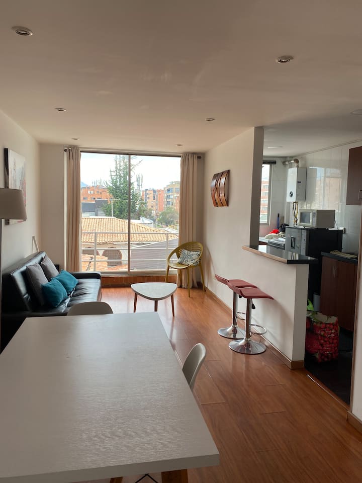 Unicentro. 2 Habitaciones. Linda Vista. Espacioso. - Bogota