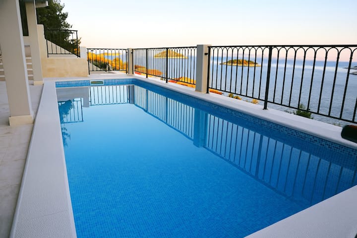 Orion - Apartment In Peaceful Bay - Vela Luka