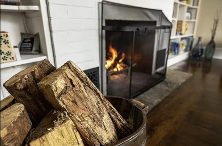 Charming Chester Retreat - Cottage - Essex, CT