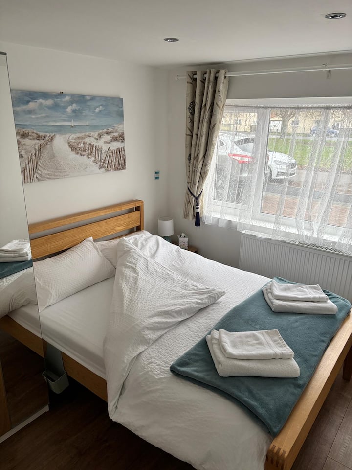 Self-contained Annexe Flat With Parking & Garden - Bristol