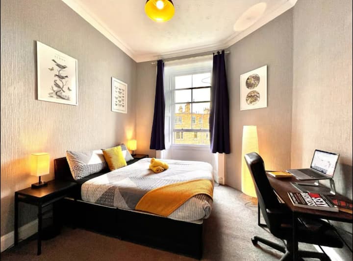 Large Private Room In Modern Flat - R3 - Edinburgh