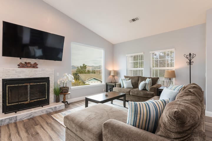 Fabulous 4 Bed/3 Bath Rental On Lodge Hill! Update - Cambria, CA