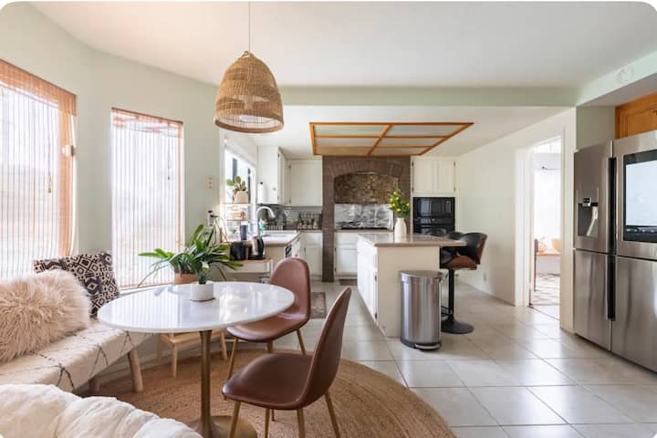 5b3b Large Boho Vacation House Close To Disney - Bellflower, CA