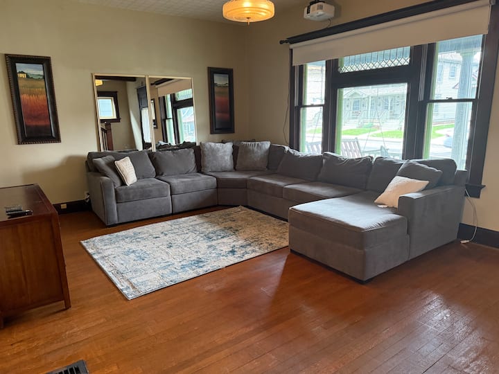 Spacious 1908 Home Near Downtown - Indianapolis, IN