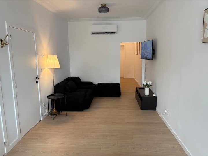 Cozy Stay In Mortsel Near Tram And Shops - Boom