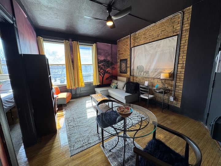 Downtown Urban Safari - "Poa Kichizi Kama Ndizi!" - Marais poitevin