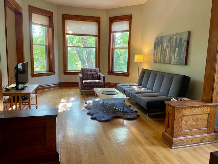 2nd Floor Of 1908 Brick Two-flat In Logan Square - Chicago