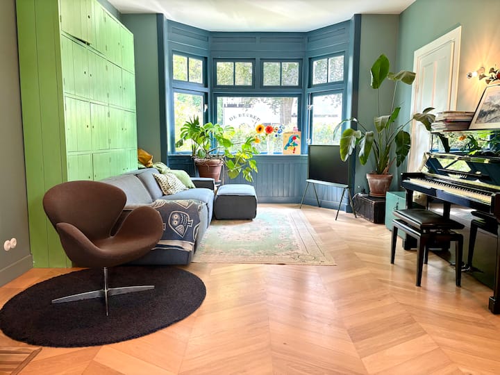 Fijne En Sfeervolle Familiewoning Met Grote Tuin - Weesp