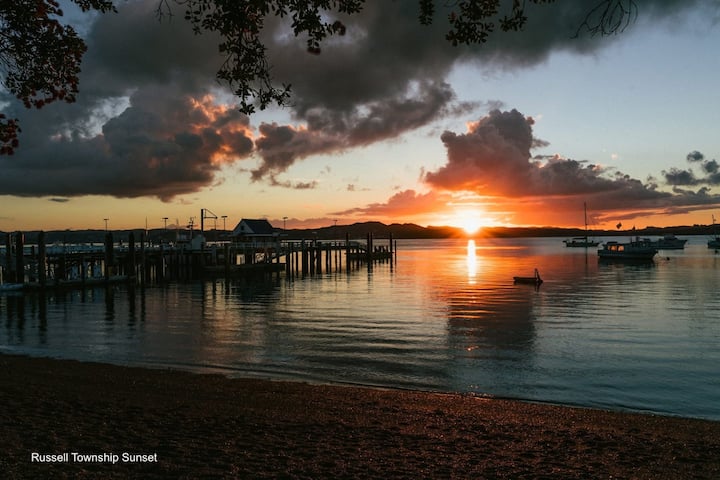 The Tui's Nest, Orongo Bay, Russell - Russell