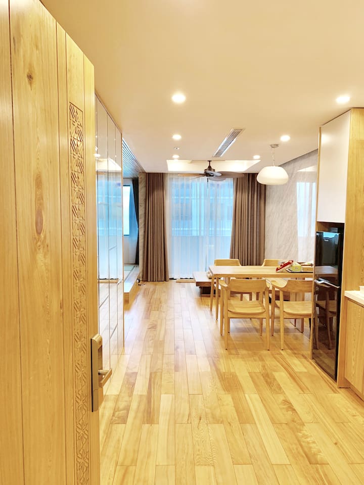 Ocean View Luxury Corner Apt-steps To The Beach - Da Nang