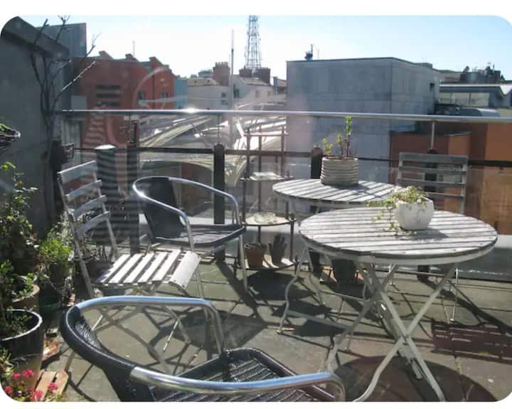 Temple Bar-old City. Dublin Castle, Roof Terrace - Dublin