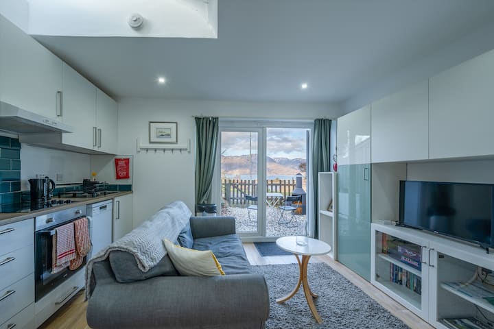 The Old Campsite Shop With Lovely Loch&hill Views - Plockton