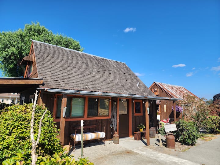 Skagit Valley Country Cottage - Mount Vernon, WA