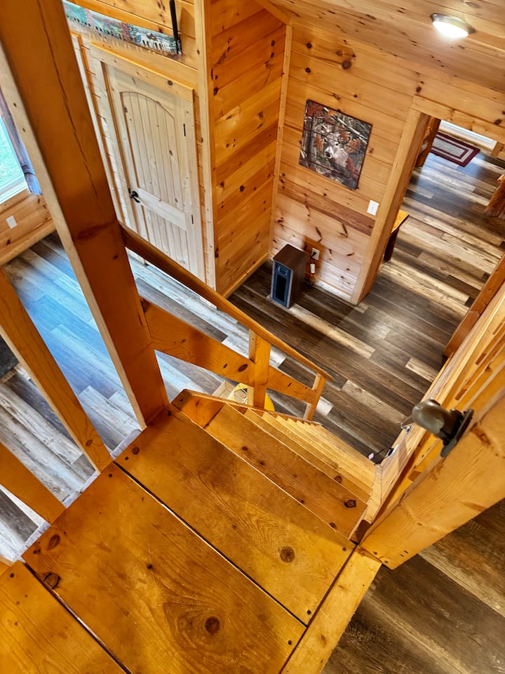 Creekside Blessings
Cabin - Banner Elk, NC