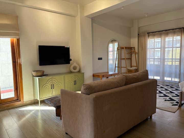 J3 Studio Room W/ Balcony+floor Heating+bfast - Manali